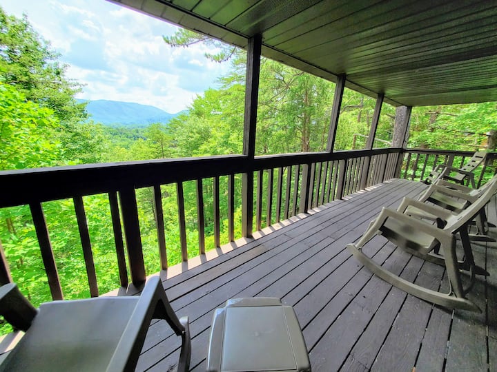 Hillbilly Hilton-hot Tub-dogs Ok-free Tickets-view - Pigeon Forge, TN