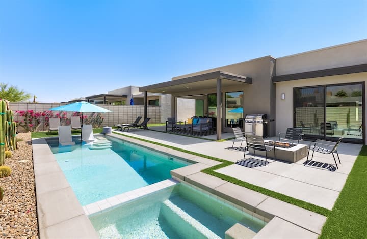 Pure Indulgence At Miralon-resort-style Amenities - Palm Springs, CA
