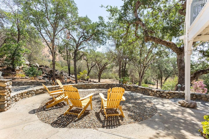 10 Mi Sequoia National Park Entrance, Deck W/ View - Three Rivers, CA