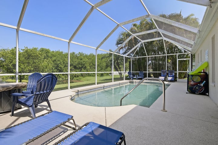 Heated Pool, Water View, Community Features! - Lakewood Ranch, FL