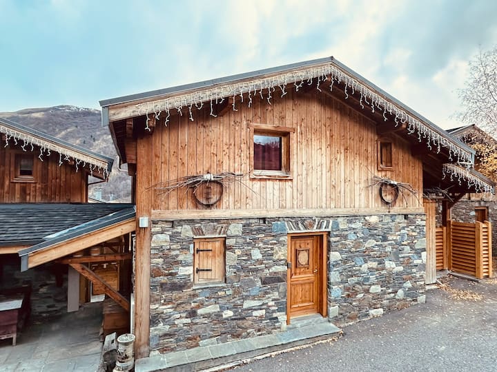 Cosy 4 Bedroom Chalet With Hot Tub, Wifi & Parking - Les Menuires