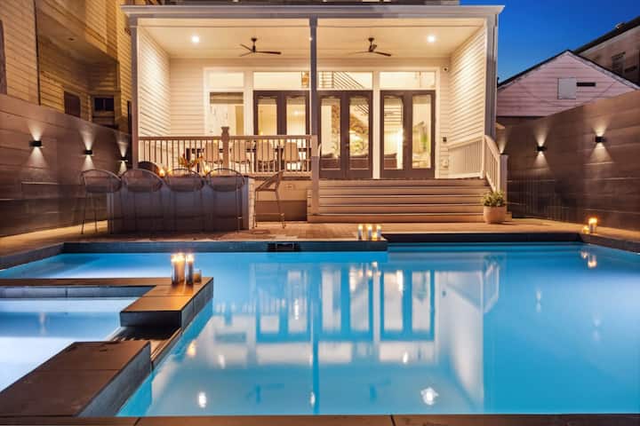 Gorgeous Grand Home | Heated Pool - New Orleans, LA