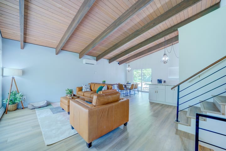Mid-century Modern With A "Star Wars" Twist - Muskegon, MI