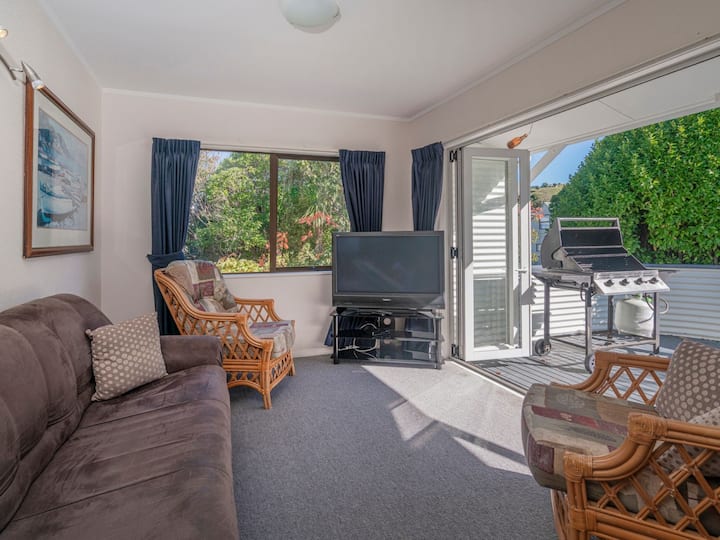 Seashells Bach - Whangamatā Holiday Home - Whangamatā