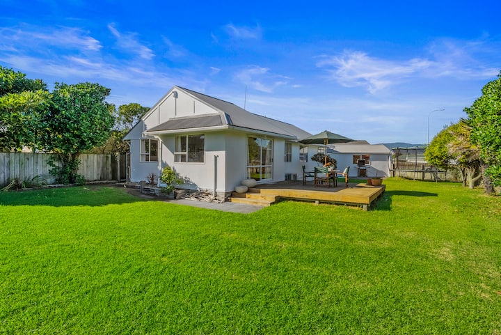 Babbacombe Bach - Otaki Beach Holiday Home - Ōtaki Beach