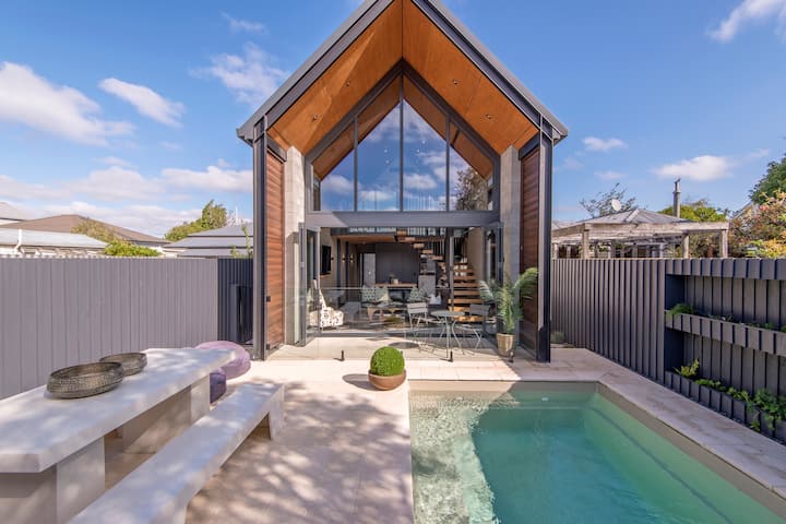 Divine On Derby - Christchurch Holiday Home - Christchurch