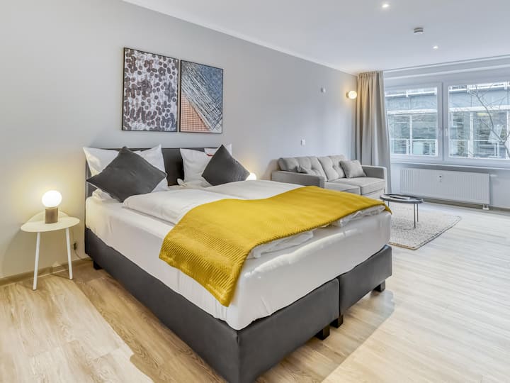 Essen Kibbelstr | Suite Xl + Sofa Bed + Balcony - Essen