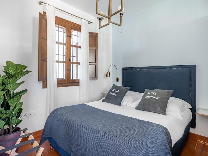 Granada C. Santa Ana | Studio - Granada