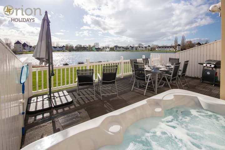 Windrush Lake 82, Puffin Lodge (P) - Great On-site Activities, Hot Tub, Sleeps 8 - Bibury