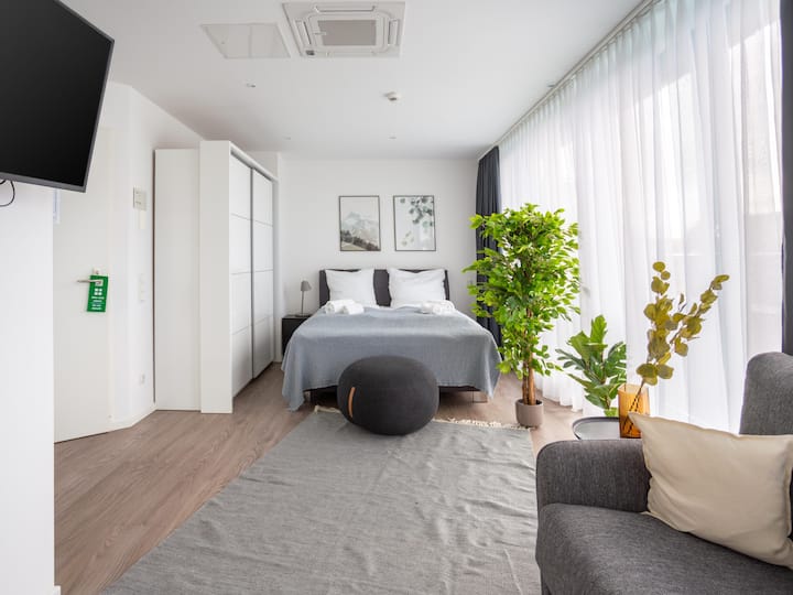 Köln Friesenplatz | Suite Xl + Balcony + Sofa Bed - Köln