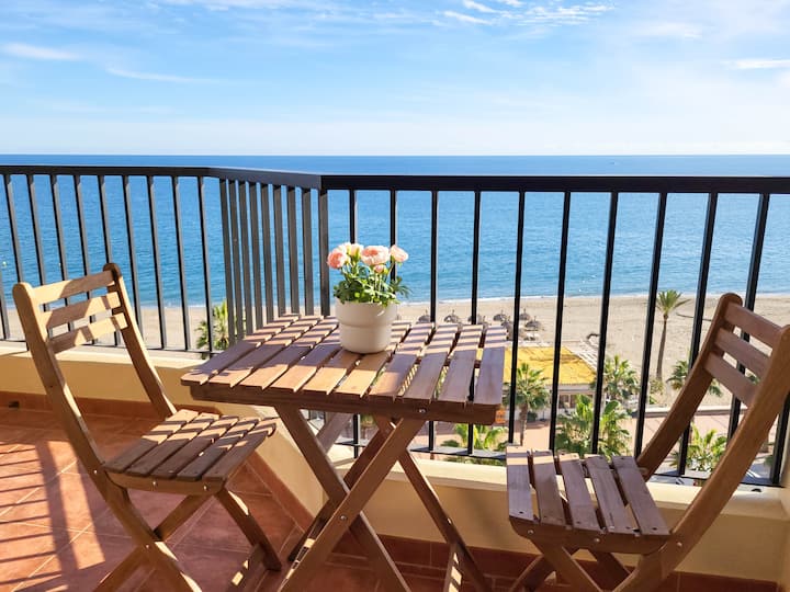 Ref: 236 Seafront Apartment With Seaview And Pool - Fuengirola