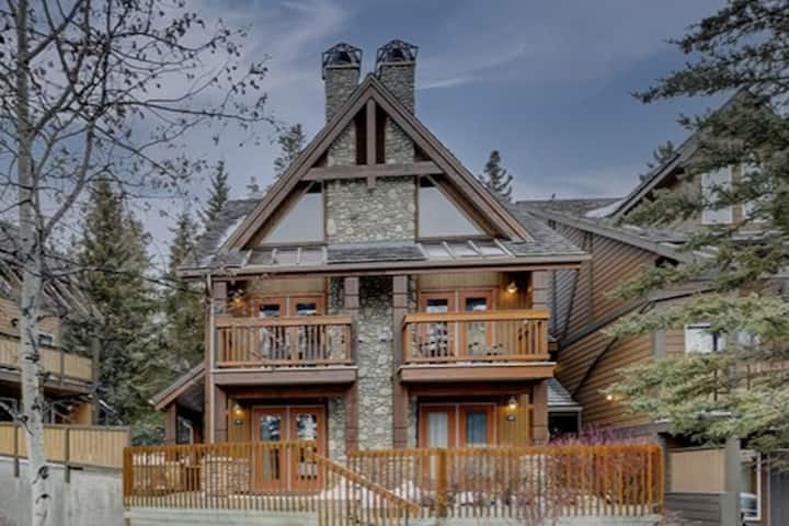 Epic Hot Pools W/mtn Views-perfect For Families - Banff