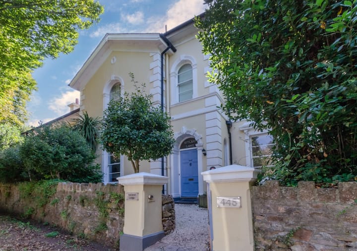 Rutland Lodge - Torquay