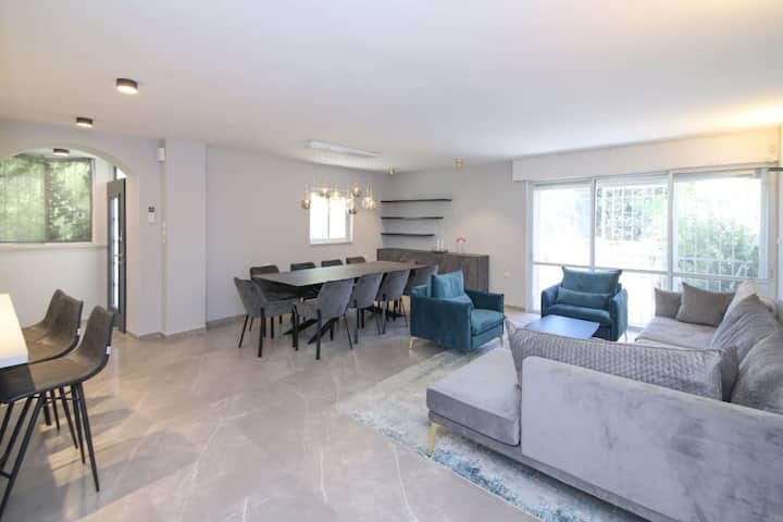 Amazing 5br With Balcony - 耶路撒冷