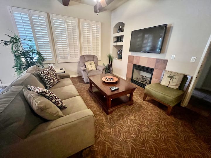 Gorgeous Ground Floor Villa Near Main Pool! - Palm Desert, CA