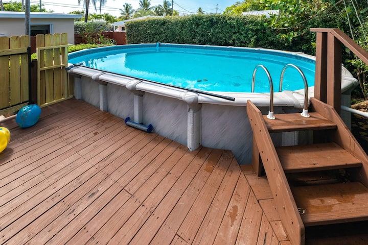 Lo-key 1: Discover Your Slice Of Paradise, Charming Marathon Home, Pool, Deck, Patio & Dog-friendly! - Florida Keys, FL