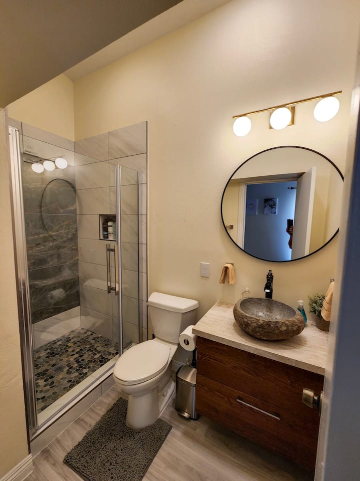 Zenful Studio Stay! Private Kitchen And Bathroom - Las Vegas, NV