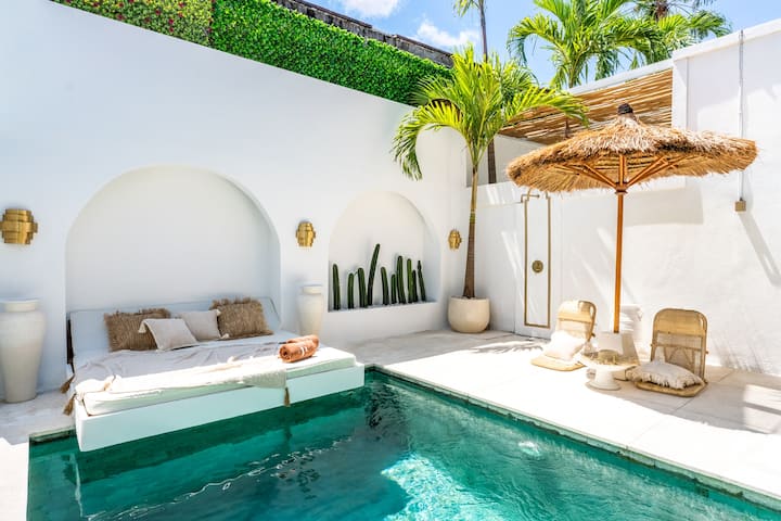 Sleek 1br Canggu Villa | Tropical Pool & Workspace - Canggu