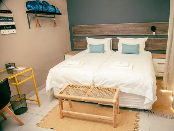 Wilson Guest House- Luxury Twin Room With Shower - Groblersdal