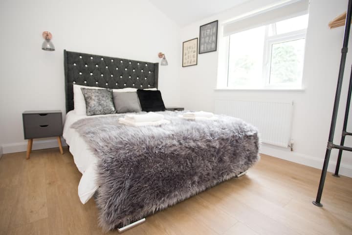 A Delightful 2 Bed Cottage In A Rural Setting - Ringwood