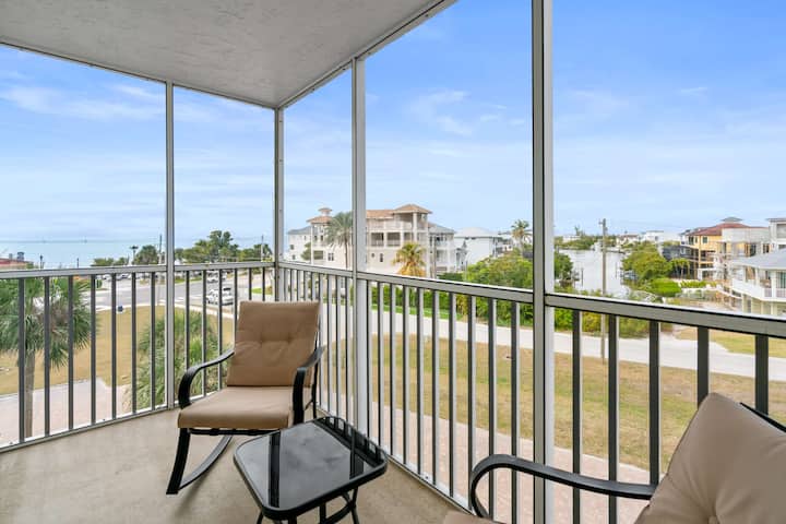 Gulf View Studio - Steps From The Sand 1404 - Bonita Springs, FL