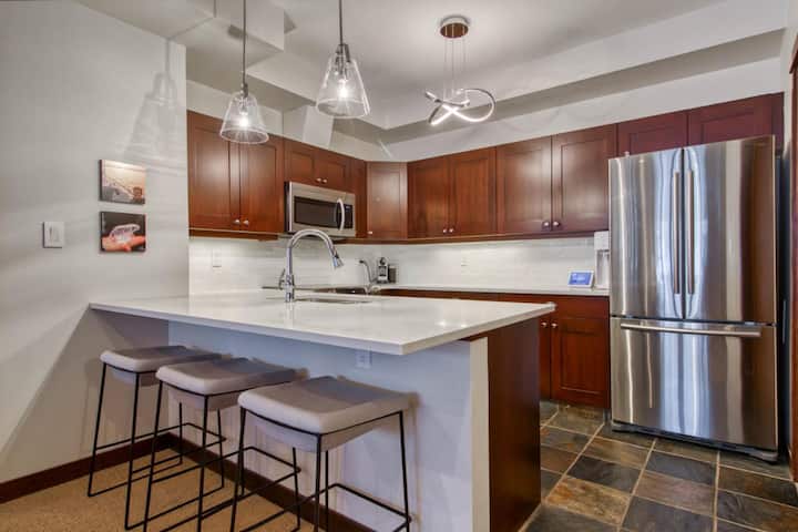 2 Bed/bath Ski-in, Ski-out Condo In Stone's Throw - Sun Peaks