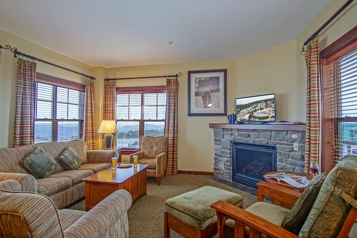 Soaring Eagle Lodge 317: 2br: Slope Side - Snowshoe, WV