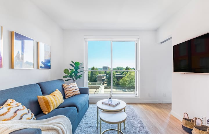 Urban Retreat W/ City View And Parking, 6min To Dt - Vancouver