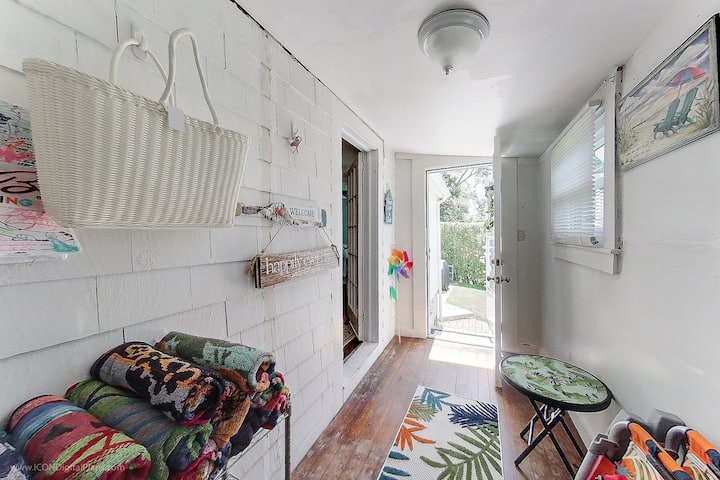 Cheerful Cottage - Newport, RI