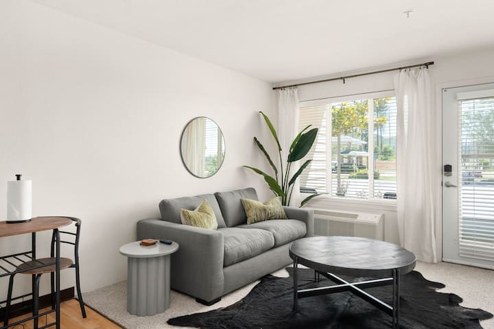 The Lassen | Wifi & Parking | Spacious & Private | - Paradise, CA