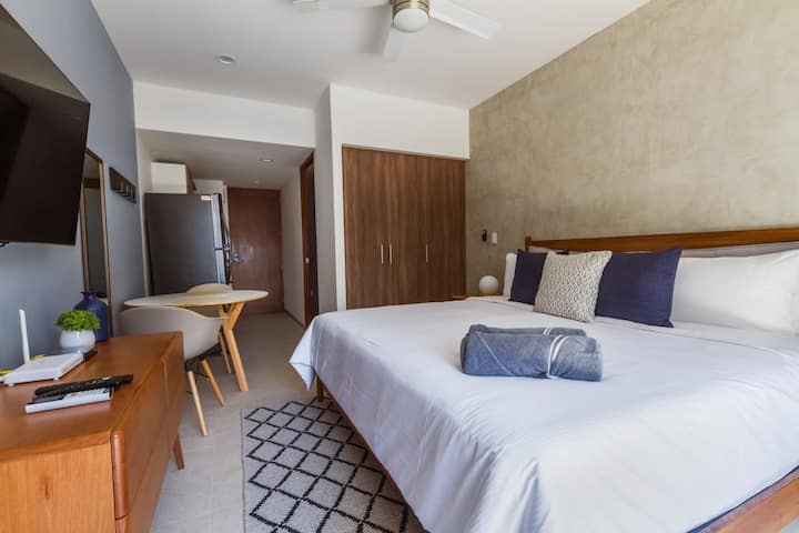 Studio W Rooftop Pool Near Beach & 5th Ave - Playa del Carmen