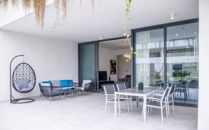 Downtown Park Executive Three-bedroom Cabana - Paphos