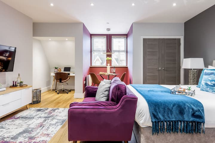 Elegant Seaside Studio Apt W/ Free Gym & Parking - Bournemouth