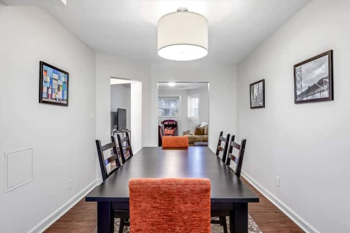 Cozy 2/1 Apt Near The Villages | Free Parking - Detroit, MI