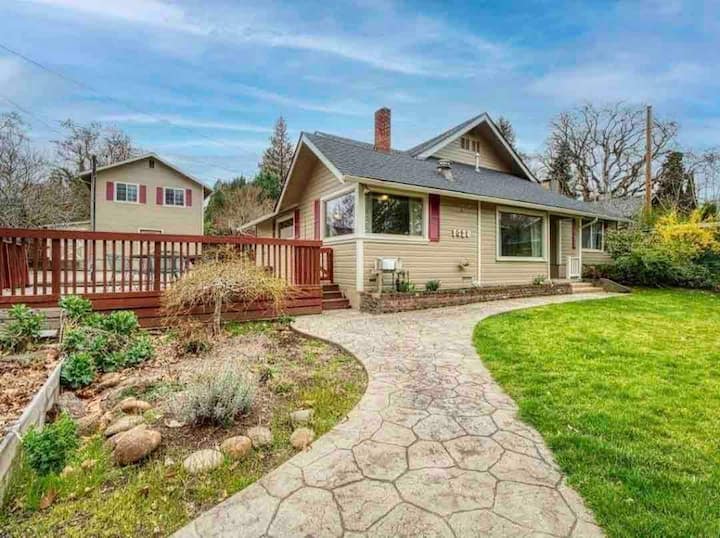 4br Pool & Hot Tub Home Sleeps 14 - Oregon