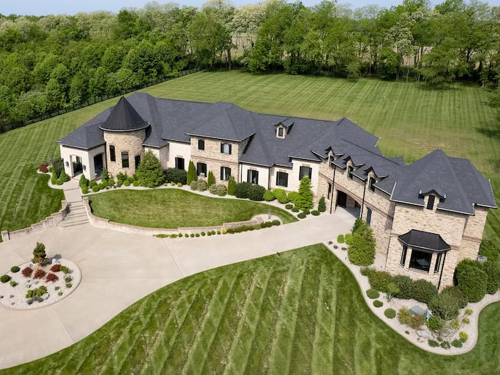 The Reserve: Bourbon Country's Luxury Pool Estate - Lexington, KY