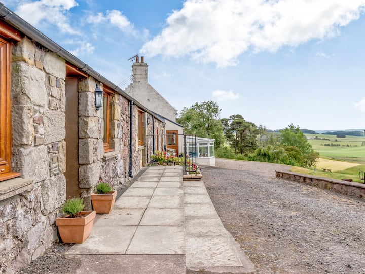 The Steading Cottage - Kinross