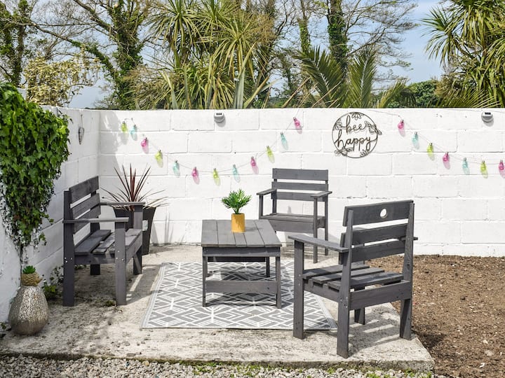 Bee Cottage - Troon