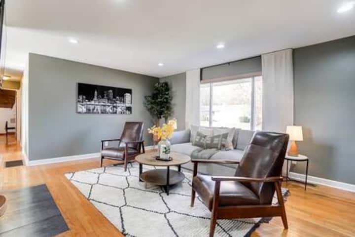 Charming Retreat Near Osu • Family Friendly - Dublin, OH