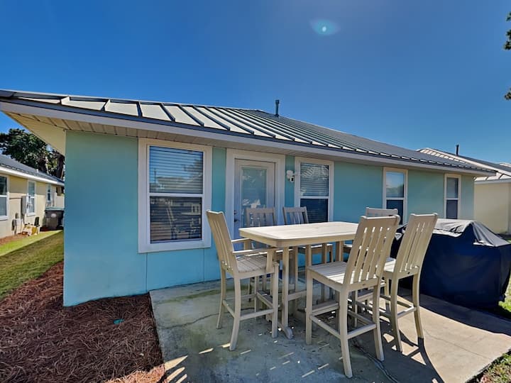 The Beach Is Our Happy Place | 0.3mi To Beach + - Destin, FL