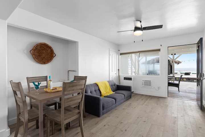 Romantic Lower Level Oceanfront Condo P925-2 - Oceanside, CA