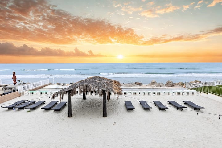 Lower Level Oceanfront Studio P925-3 - Oceanside, CA