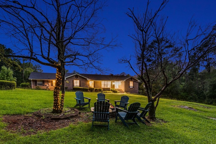 The Secluded 7-acre Elegant Escape - Conyers, GA