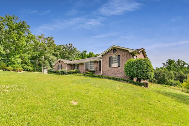 World Cup • Private Estate • Sleeps 16 - Conyers, GA