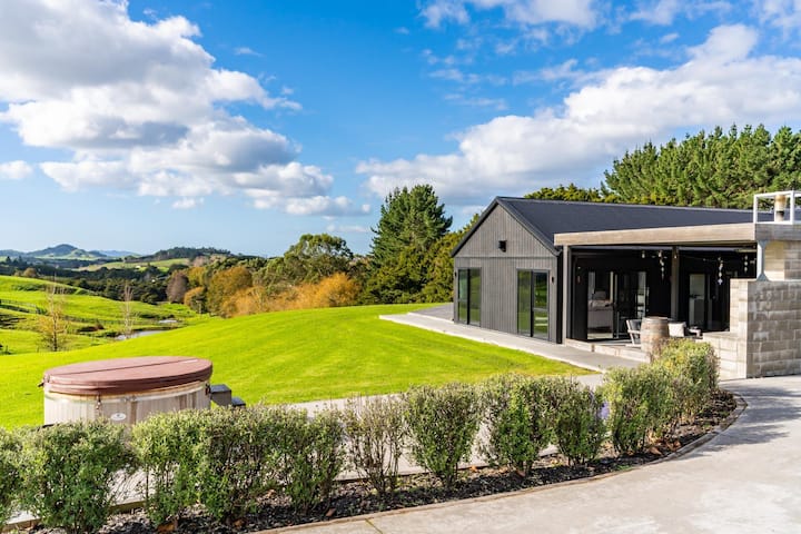 Tara Crest - Modern Home With Great Facilities - Mangawhai