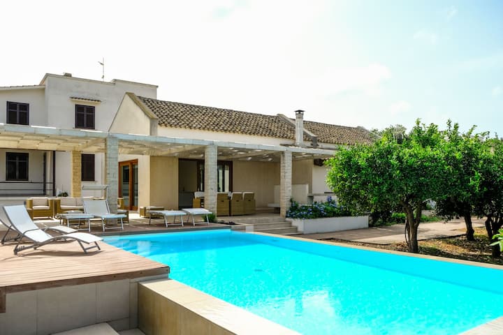 Villa Garofano - Coastal Villa With Pool - Marsala