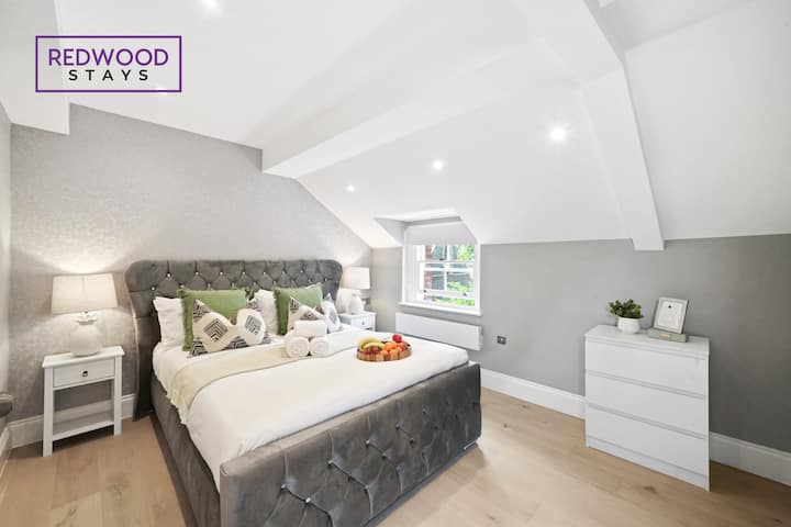 Modern Town Center Apartment | Balcony Access - Berkshire