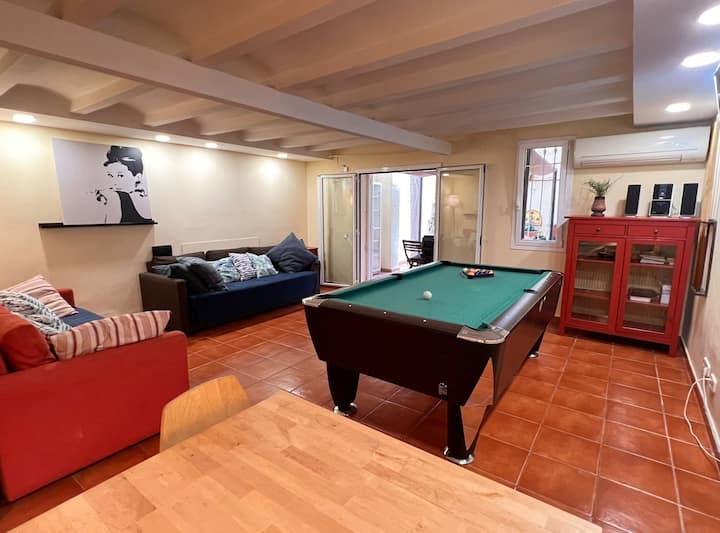 Central Duplex 4br Terrace Pool Table & Ping Pong - El Masnou