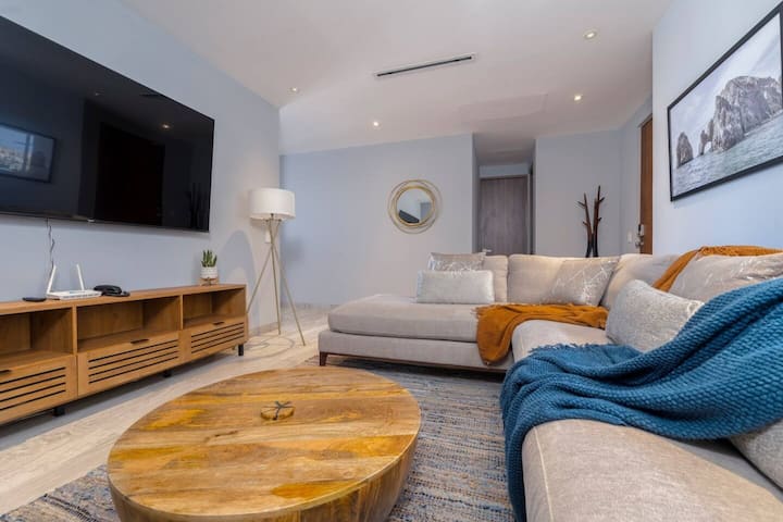Beautiful, Modern And Central Two Bedroom Condo! - Cabo San Lucas
