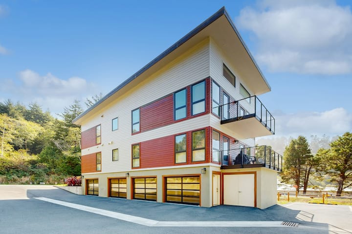 2br Oceanview Springs At Deerhaven 2nd-floor - Gold Beach, OR
